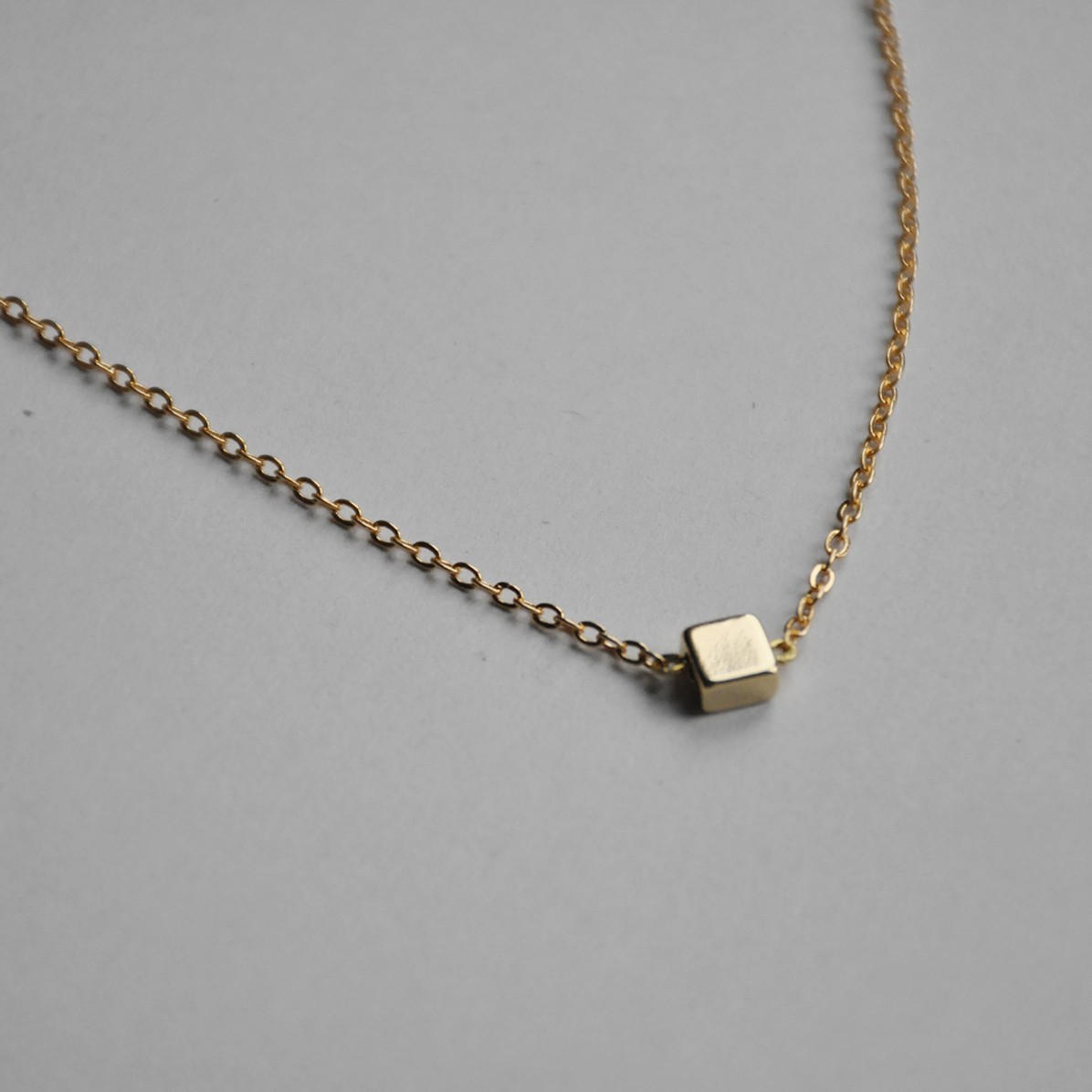 nahili KETTE "tiny square" minimal Anhänger - 14K gold plattiert ...